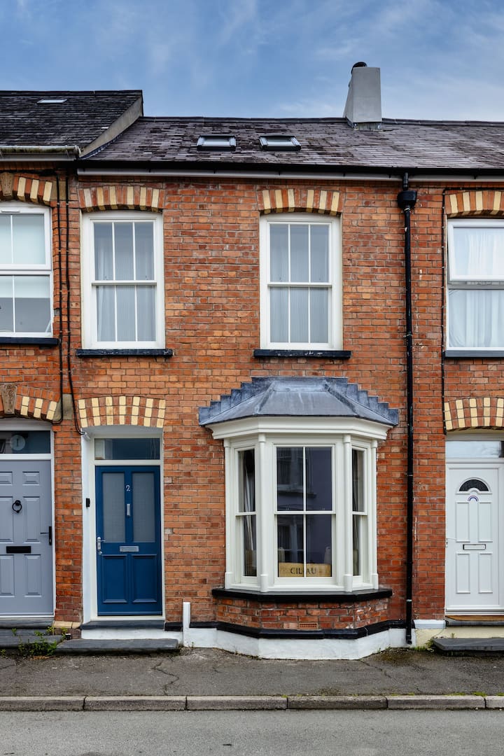 Ciliau, Town House For 6 Near The Coast - Cardigan