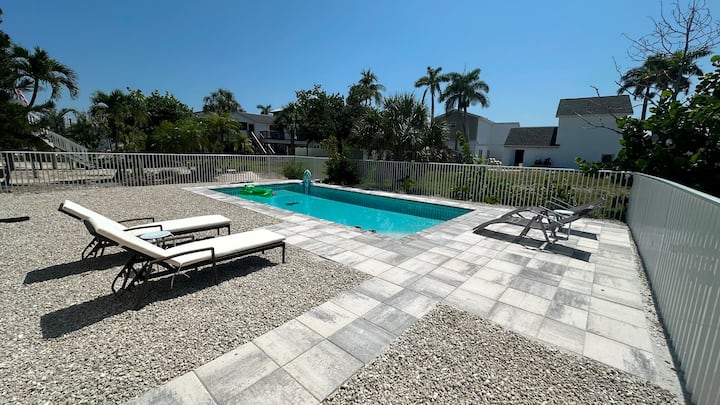 Redfish Retreat - South End Pool Home - Fort Myers Beach, FL