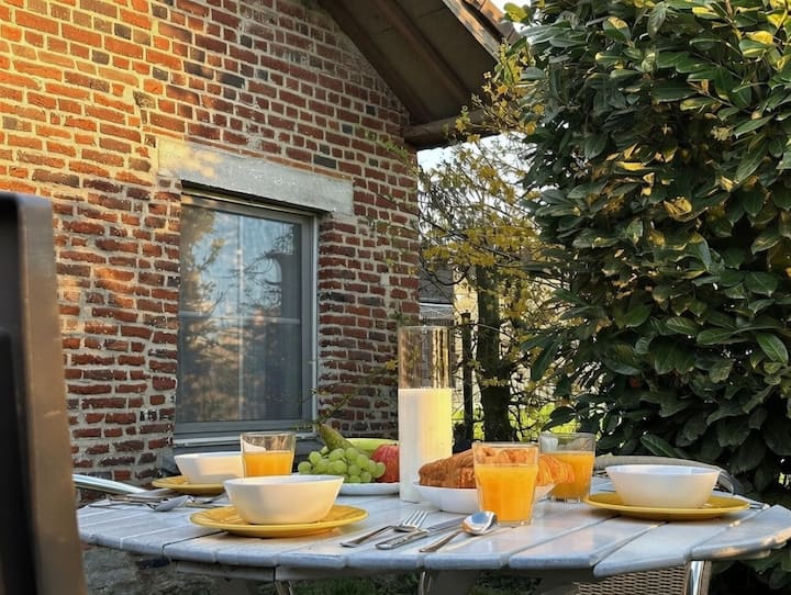 2 Chambres, Parking, Jardin & Calme - Maisonnette - Tournai