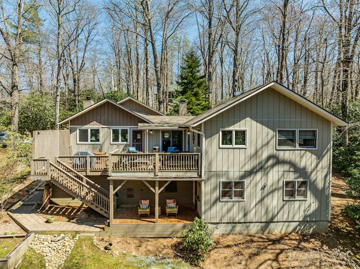 Duck's Nest 3br: Modern Creekside Retreat - Highlands, NC