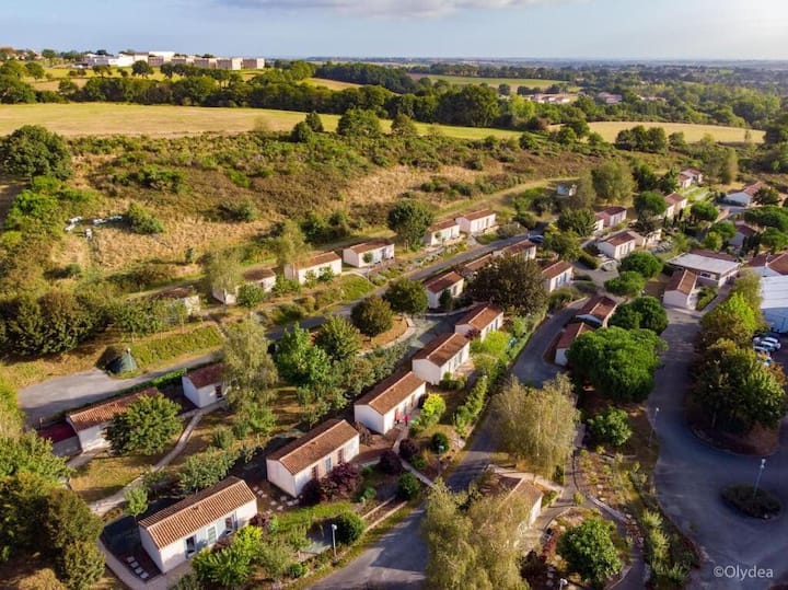 Tranquil Vendée Haven With Private Parking - Les Epesses