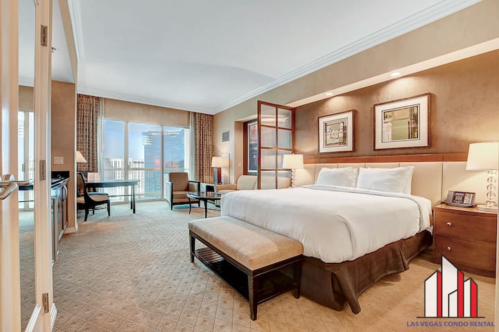Mgm Signature-38-617 Top Floor F1 View Balcony - Las Vegas Harry Reid Airport (LAS)