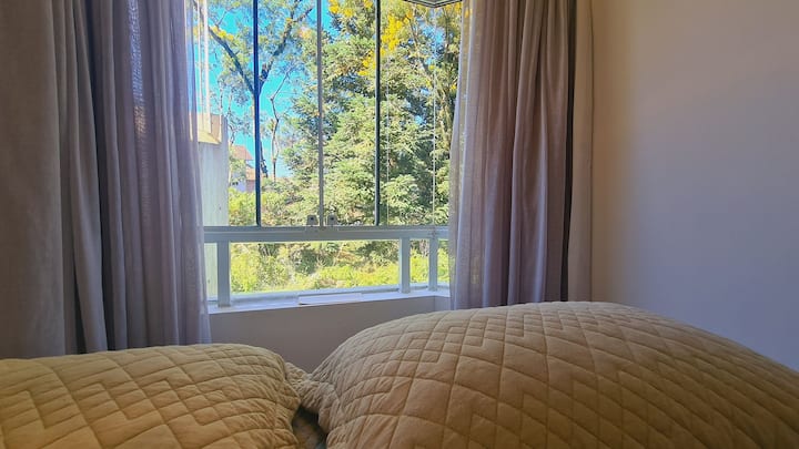 Vale Do Quilombo - 02 Dormitorios- Próximo Ao Cent - Gramado