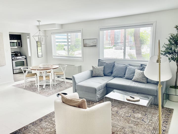 Crystal City Boutique Flats / Free Parking - Marymount University, Arlington