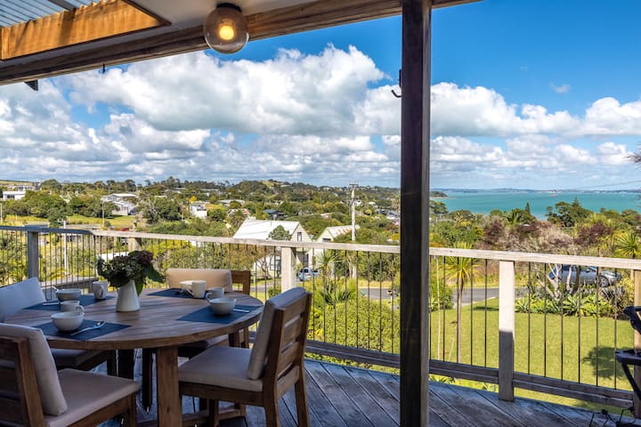 Surfdale Sunspot: Spa Escape Waiheke - Waiheke Island
