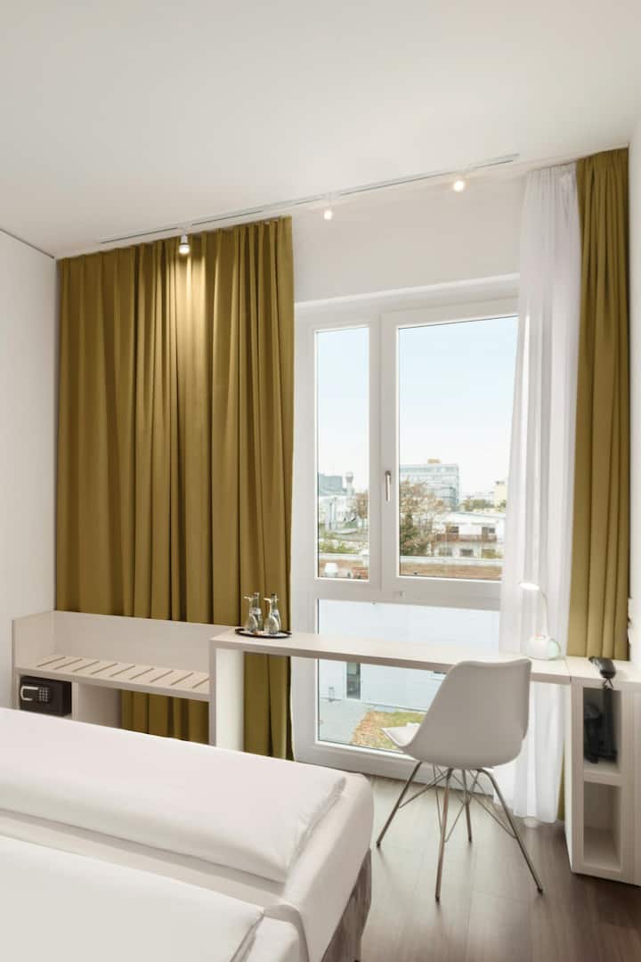 Great Stay In Schwabing, Munich With Wifi And Ac - München