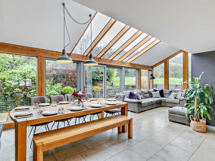 6 Bed In Huddersfield (Oc-93984) - Huddersfield