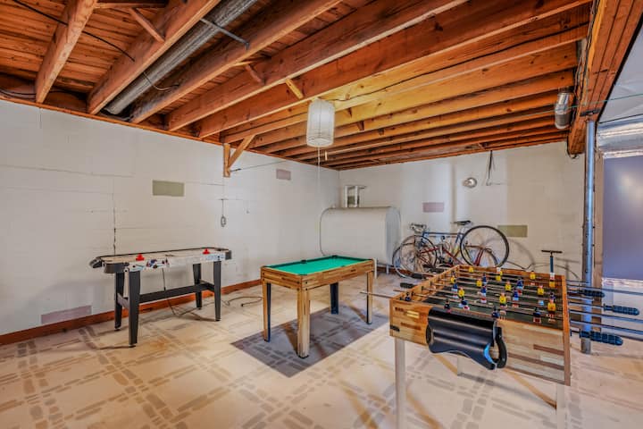 Castle View -  Wifi, Game Room, Fireplace, Pets - Berkeley Springs, WV