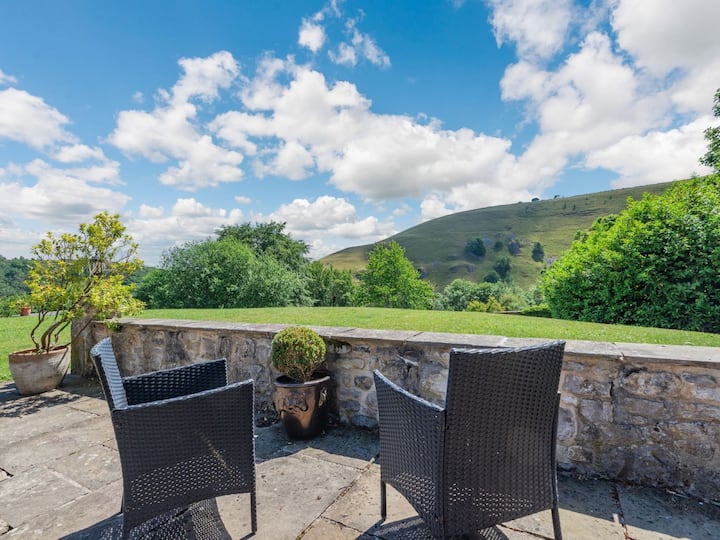 3 Bed In Cressbrook (94110) - Bakewell