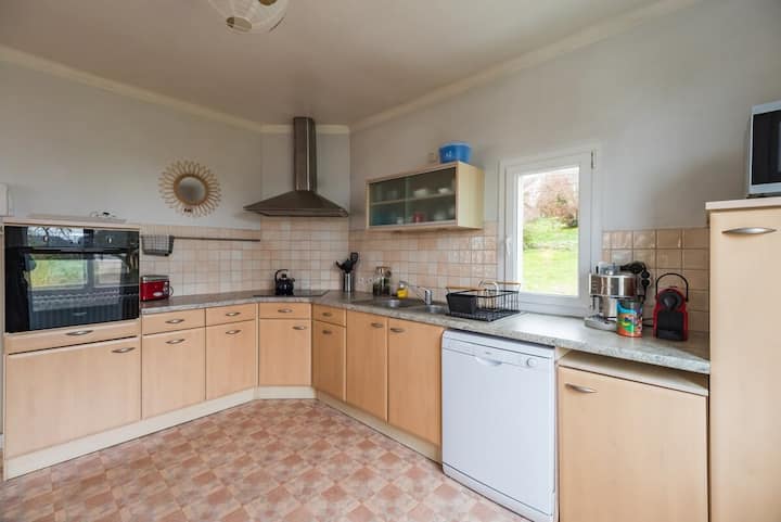 Grande Maison Conviviale - 10 Personnes - Guingamp