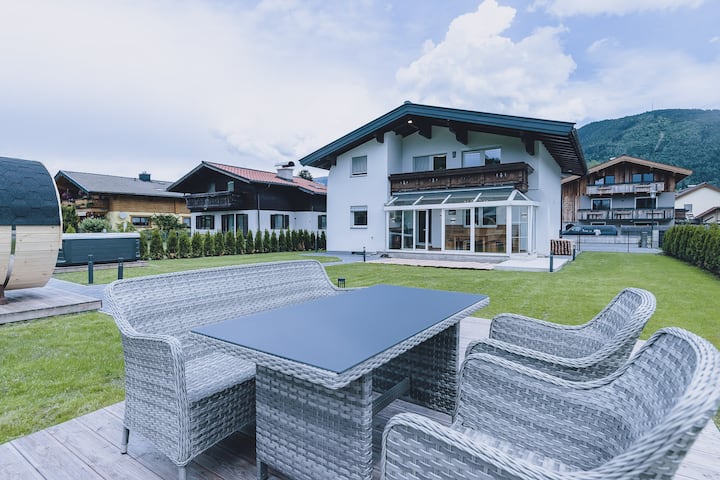 Spa Chalet - Penthouse Lodge, Garden & Wellness - Zell am See