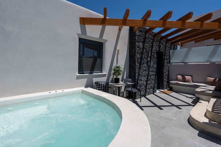 Lymarou Santorini Deluxe Double | Hot Tub & Pool - Santorini