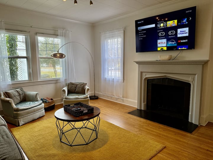 3 Bedroom Home In Exclusive Emerywood High Point - High Point, NC