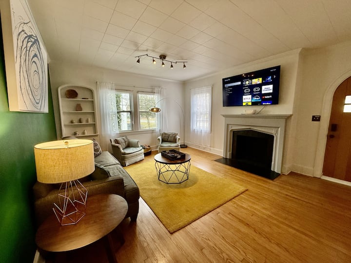 3 Bedroom Home In Exclusive Emerywood High Point - High Point, NC