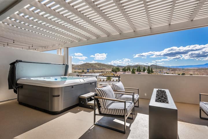 Mermaid Lagoon: Dog Friendly, Desert Color Lagoon - St. George, USA