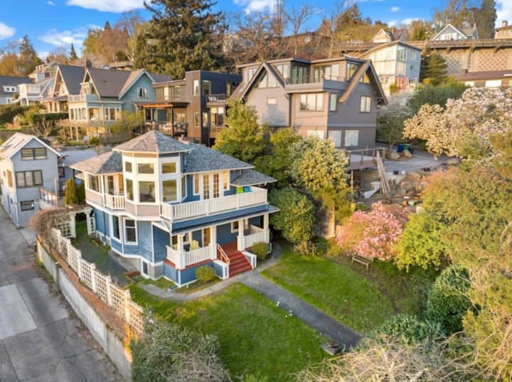 7b4b Luxury Home! Sleeps 20! Beautiful Views! - Seattle