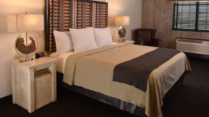 Spacious Lodge-style Suites In Broken Arrow, Pool - Broken Arrow, OK