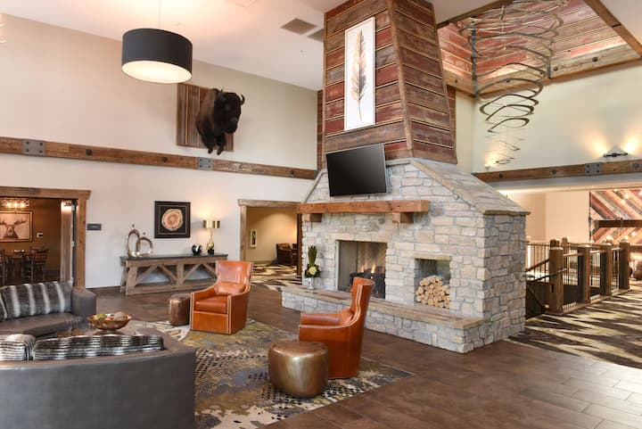 Rustic-modern Experience! Outdoor Pool | 3 Units - Tulsa, OK