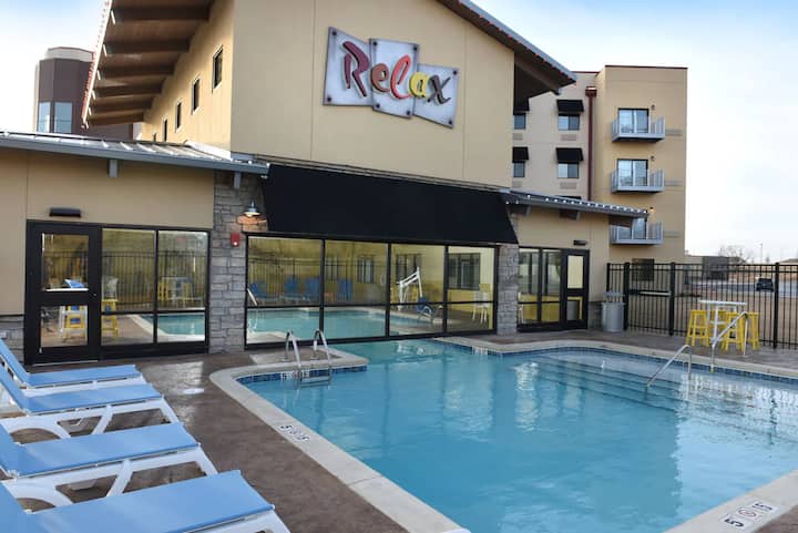 Spacious Lodging & Cozy Amenities, Pool | 4 Units - Broken Arrow, OK