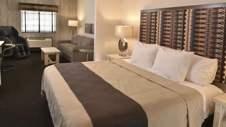 Tulsa's Best! Lodge-style Suites In Ba | 2 Units - Broken Arrow, OK