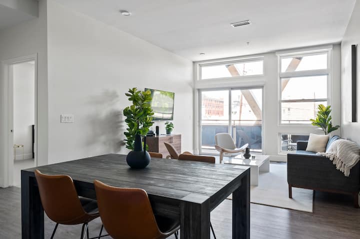 Modern 2br Loft W/ Garage | Lohi Denver | Balcony - Denver, CO