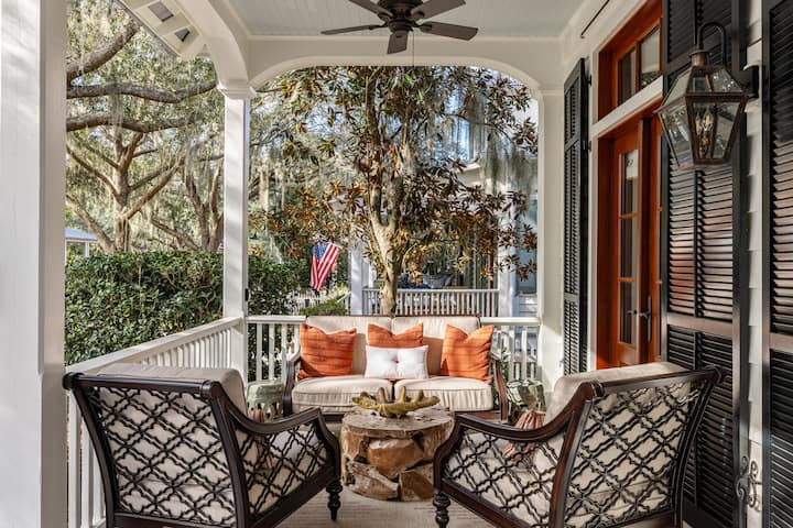 Courtyard Firepit & Charming Guest House - Bluffton, SC