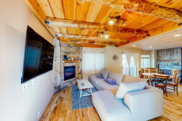 3br Mountain-view Home With Fireplaces, Ac - Flagstaff