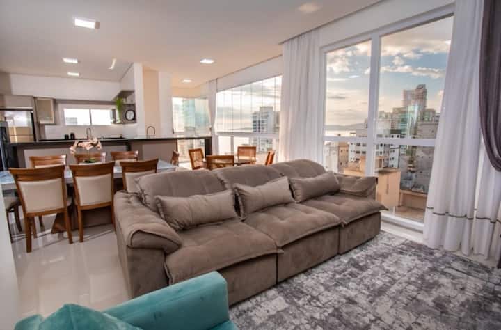 Lindo Apartamento Com 4 Suítes Em *Meia Praia* - Itapema