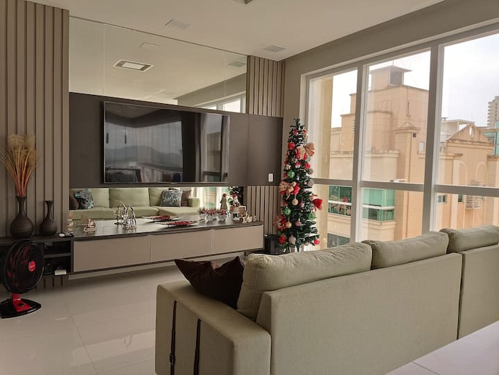 Lindo Apartamento Com Vista Lateral Mar Meia Praia - Itapema