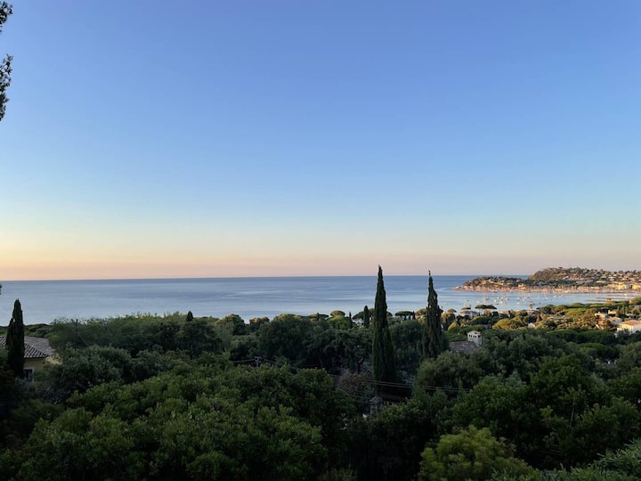 Villa Avec Vue Mer, Piscine Et Clim - Le Lavandou