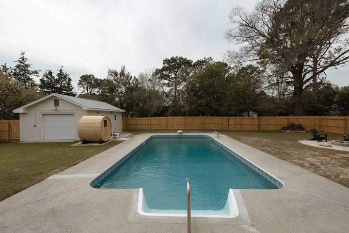 Close To Beach With Pool! - Wilmington, NC