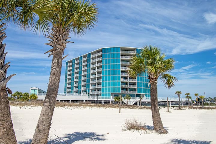 Don't Cross The Street, Our Unit Is On The Beach! - ビロクシ, MS