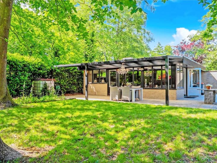 Beau Bungalow Avec Jardin Dans Une Régionboisée - Maastricht