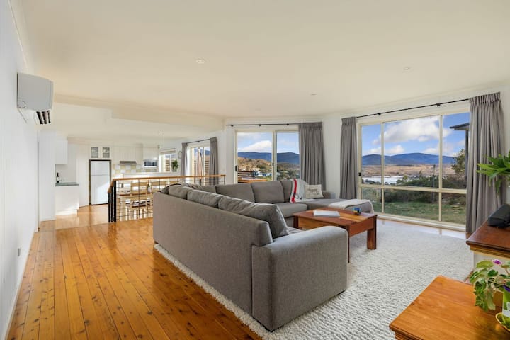Pilots View -  Holiday Home Jindabyne - Jindabyne