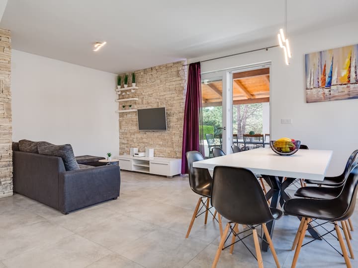 Monmar By Interhome - Nin