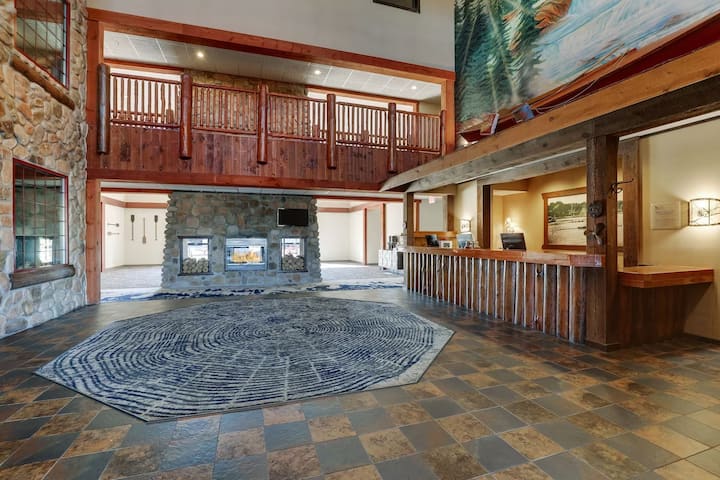 Stay By The River: Themed Suites, Pantry | 3 Units - Davenport, IA