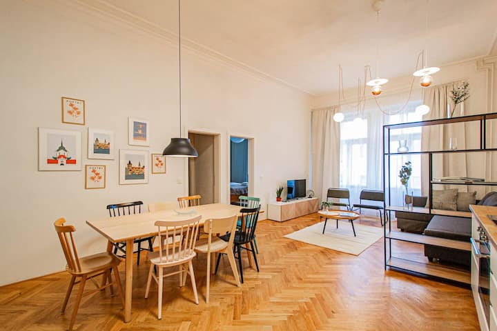 3bdr Main Square Spacious Designed Apartment - Praga