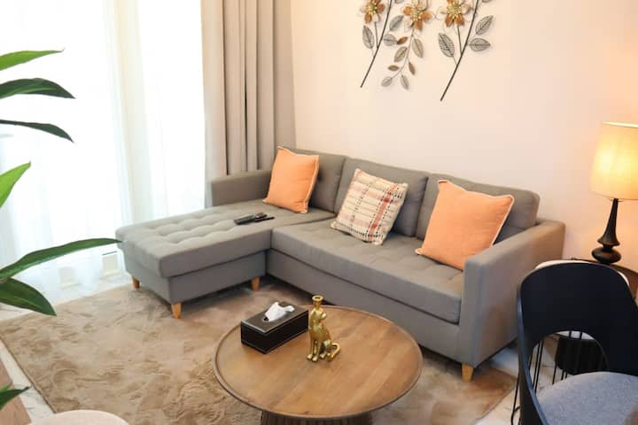 Cozy 1br Retreat | Steps To Masdar Park &Fireworks - Abu Dhabi
