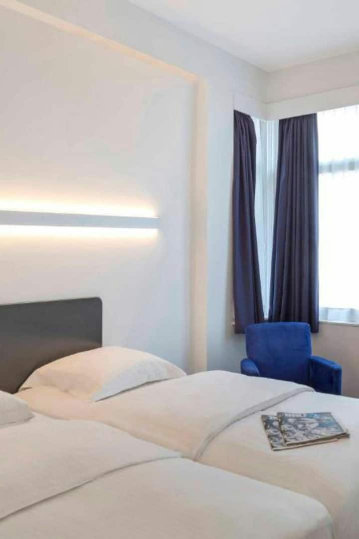 Twin Bedroom In The Heart Of Bruxelles - Brussels