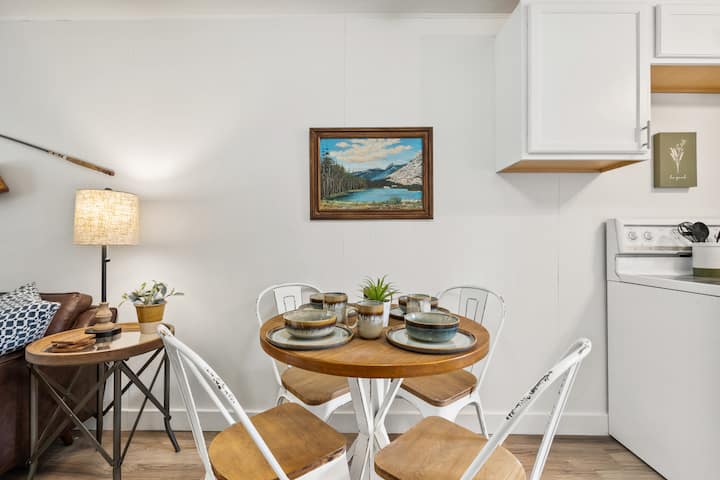 Family Friendly Space W/ Spacious Yard And Firepit - Columbia Falls, MT