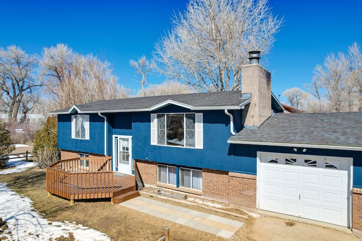 Charming Elk Mountain Home: Hunt, Hike & Fish! - Elk Mountain, WY