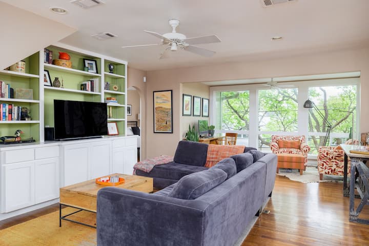 Free Parking, King Bed, 3 Br, Downtown - Treehouse - Austin