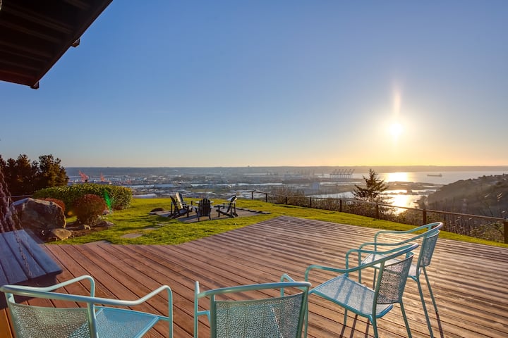 Scenic Tacoma Apartment W/ Deck & Fire Pit! - Tacoma, WA