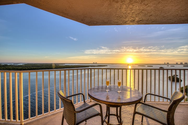 Estero Island: Stylish Suites W/ Kitchen | 4 Units - Bonita Springs, FL