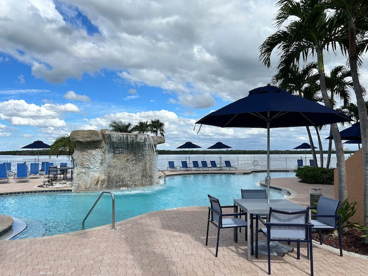 Ocean View Getaway: 3 Cozy Family Units - Bonita Springs, FL