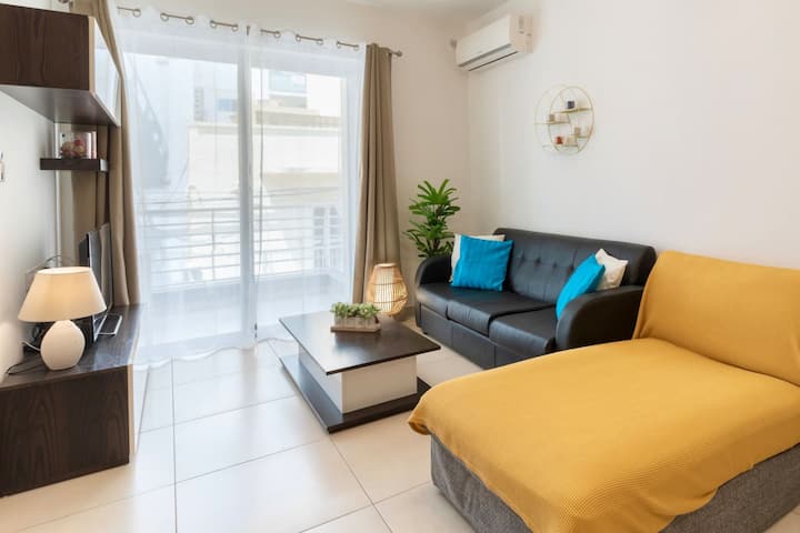 Central St Julian's 2br, Prime Paceville Location - Malta