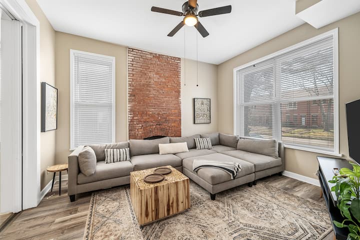Magnificent 5br Beauty / Abodebucks - Saint-Louis, MO