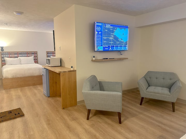 Family Suite At Explorer Lodge - Sandusky, OH
