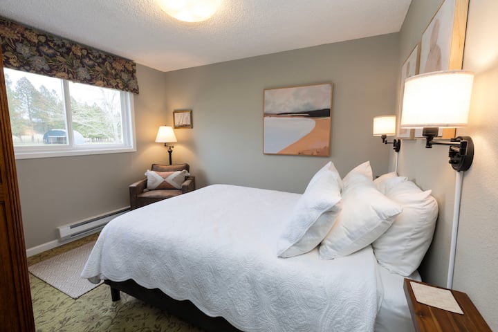Guest Room (Lavender) On 5 Acres, Free Breakfast - Friday Harbor, WA