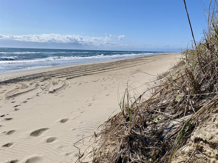 Spacious Escape > 5 Min Walk To Beach - Outer Banks, NC